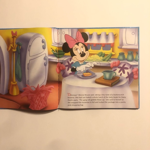 Disney | Accessories | Minnie Mouse The Butterscotch Bandit Book | Poshmark